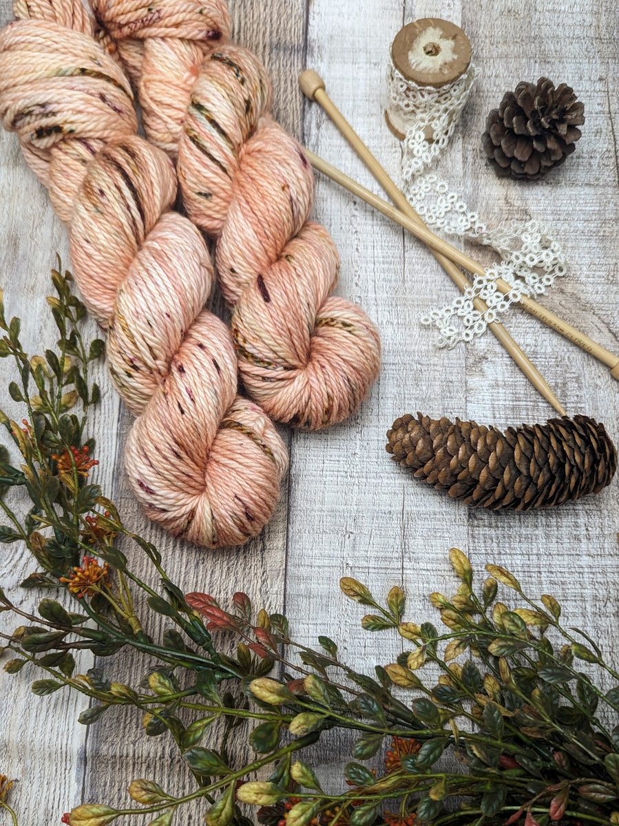 Cottagecore-Vamp Bulky – Potion Yarns